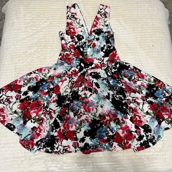 Haute Monde | Dresses | Vibrant Pattern Dress | Poshmark